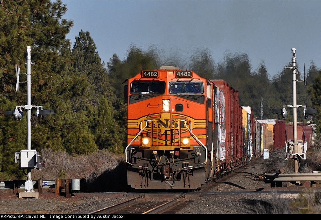 BNSF 4482